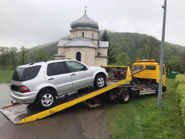 Tractari Auto Iasi . Non Stop Tel: 0751 063 053